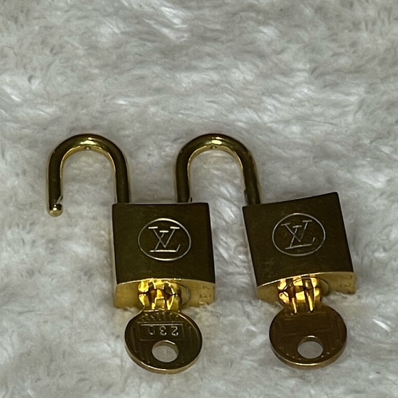 Louis Vuitton | Accessories | Pff Twin Padlock And Key 23 Give One Keep ...